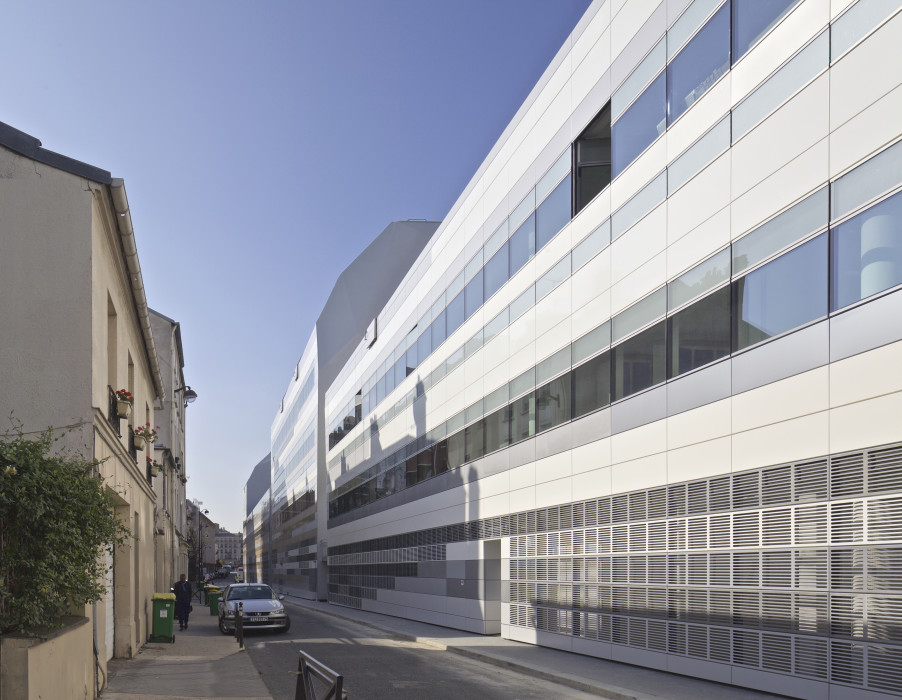 » IMMEUBLE DE BUREAUX – CENTRE BUS « LE GARANCE » • 75020 PARIS ...
