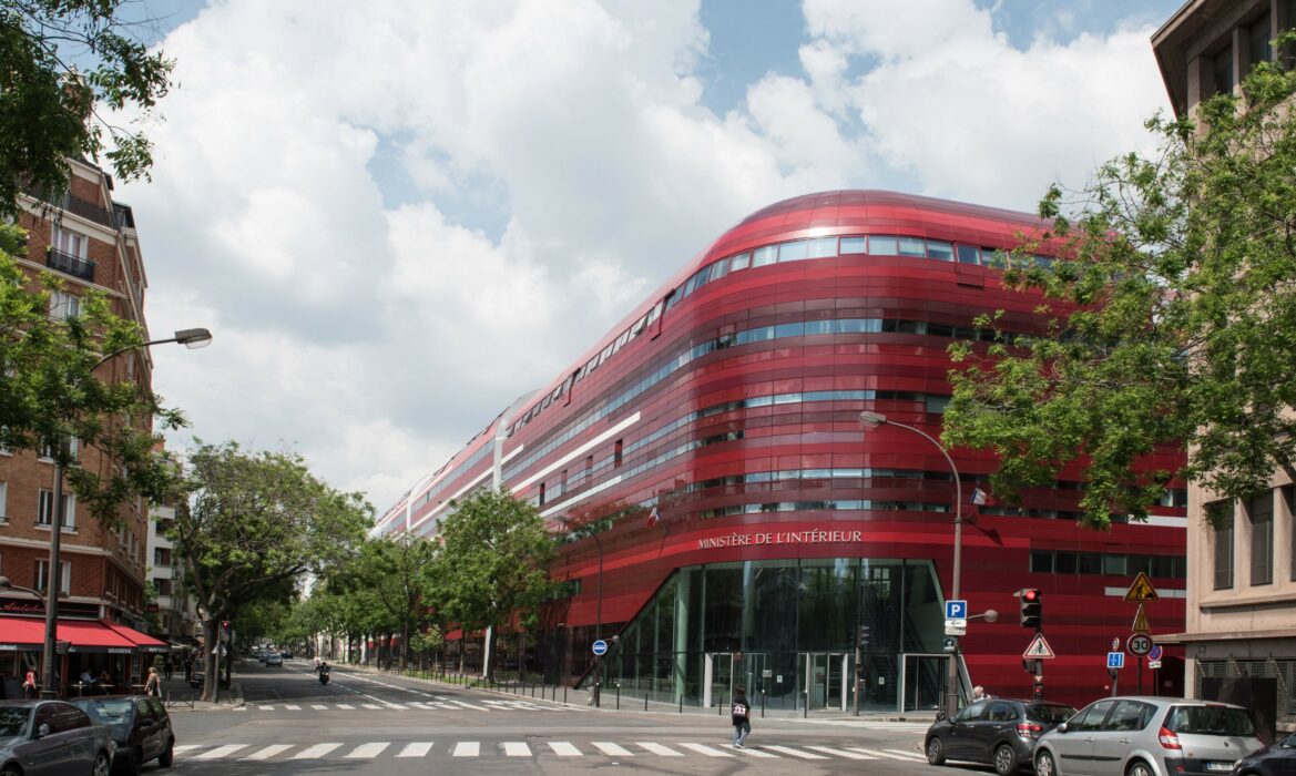 » IMMEUBLE DE BUREAUX – CENTRE BUS « LE GARANCE » • 75020 PARIS ...